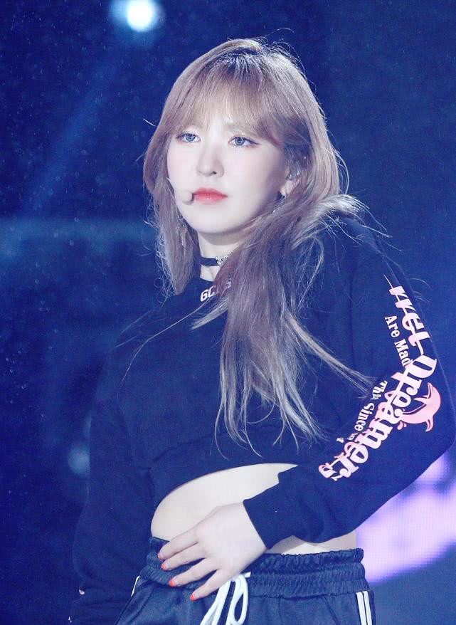 黑衣出场演唱会，小姐姐燃爆现场 | Nestia