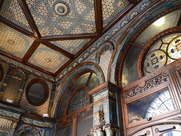 London’s ‘Most Beautiful Bank’ Is Being Turned Into a Pub | Nestia