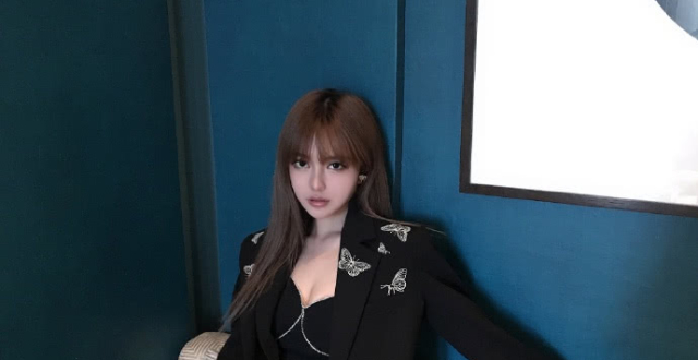 周扬青晒美照撞脸Lisa，罕见衣着性感媚力全开，火辣身材吸睛 | Nestia