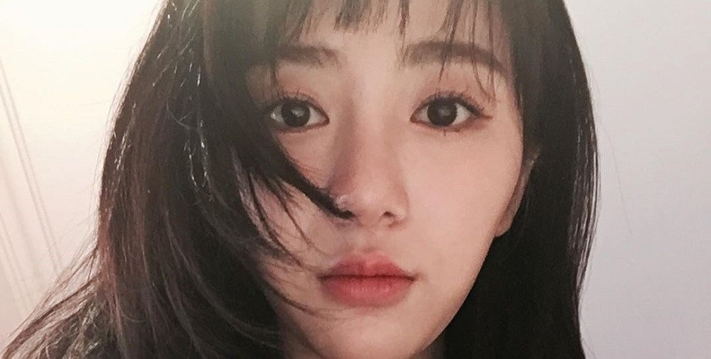 Former AOA member Mina apologizes for controversial Instagram posts ...