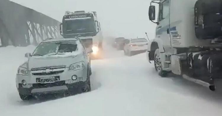 安第斯山脉暴风雪 逾400人被困 | Nestia