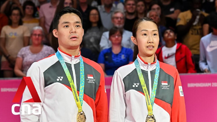 Terry Hee and Jessica Tan receive their Commonwealth Games badminton ...