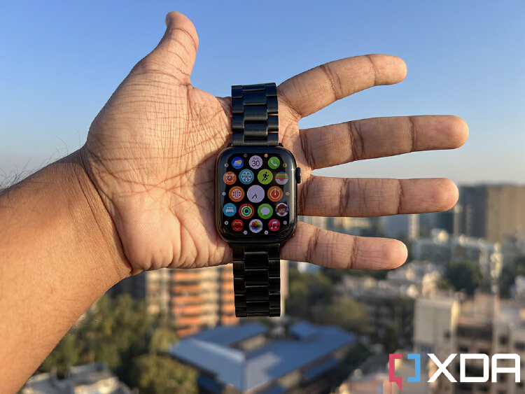 How to switch between Grid and List App Views on an Apple Watch | Nestia
