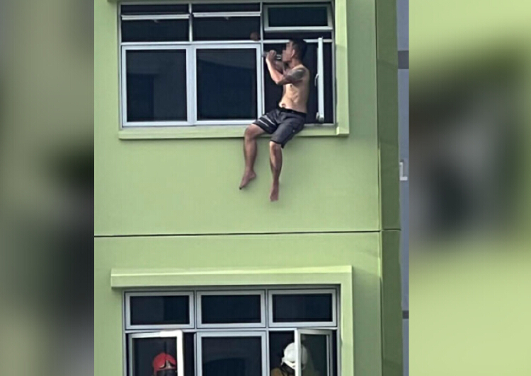 'spider-man' Hanging On 11th Floor Window Ledge Puts Yishun Residents