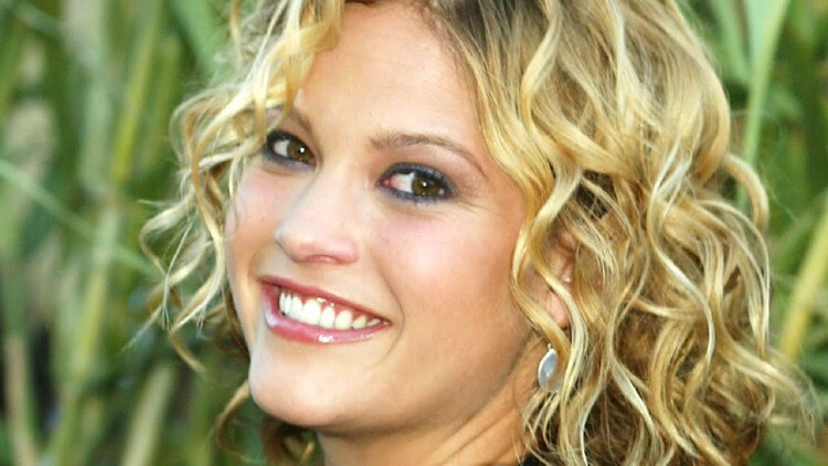 The Devastating Death Of Supernatural Actor Nicki Aycox | Nestia