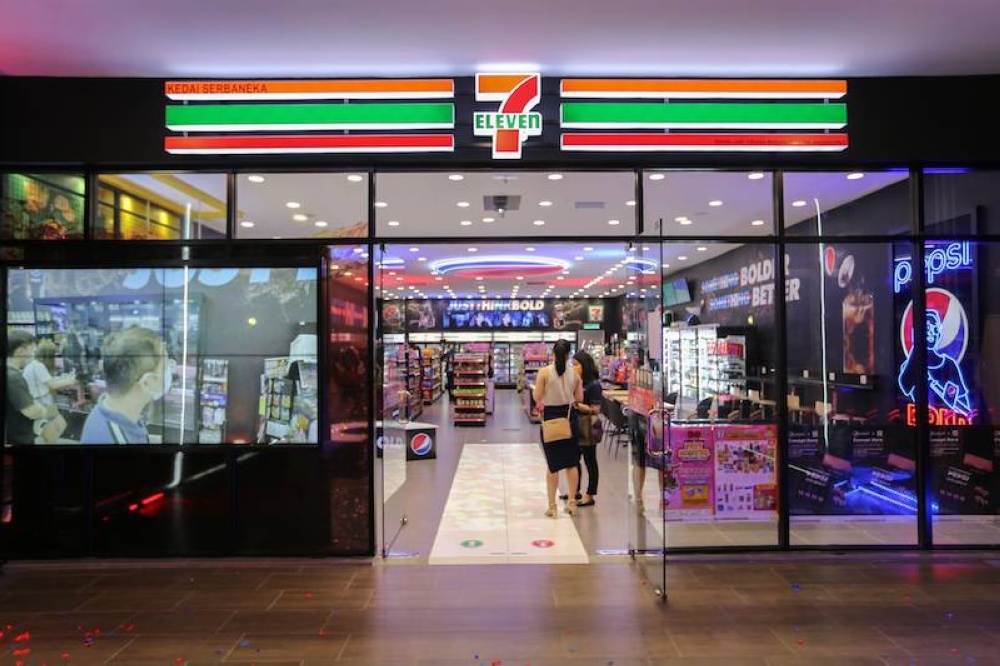7-Eleven names ex-Anwar aide Farhash Wafa Salvador as new chairman | Nestia