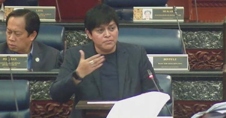 “请投我，我是1号候选人！” 阿莎丽娜突为自己拉票 | Nestia