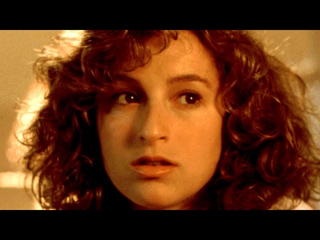 Wardrobe Malfunctions That Actually Wound Up In The Movie's Final Cut | Nestia