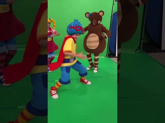 Dance-Off Part 1 | Mother Goose Club Nursery Rhymes | Nestia