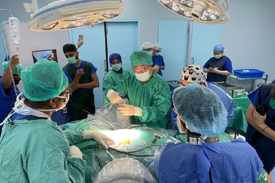 Sabah successfully performs EC-IC arterial bypass for Moya-Moya disease ...