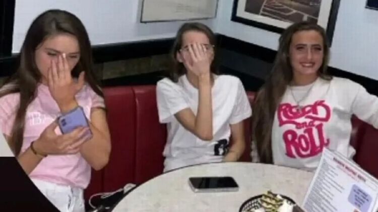 What is the 'nose cover' pose - and why Gen Z use it in family photos? | Nestia