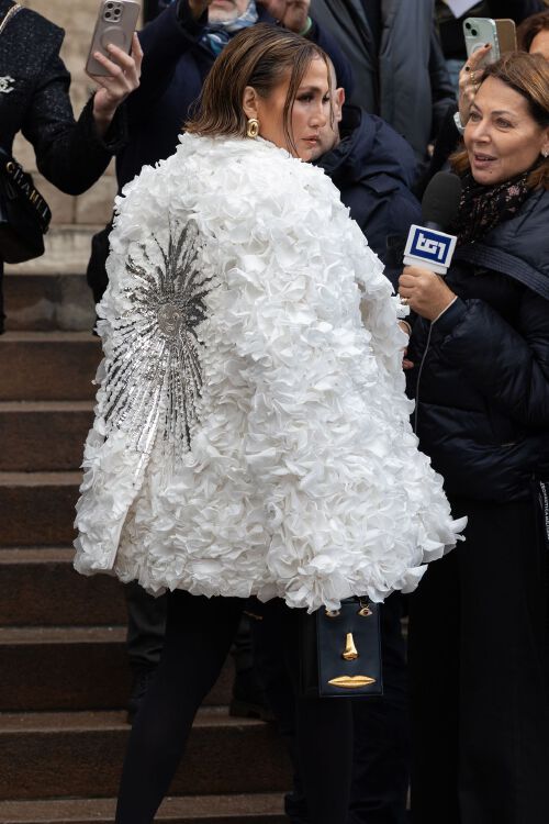 Jennifer Lopez Covered Herself in White Rose Petals for Schiaparelli | Nestia