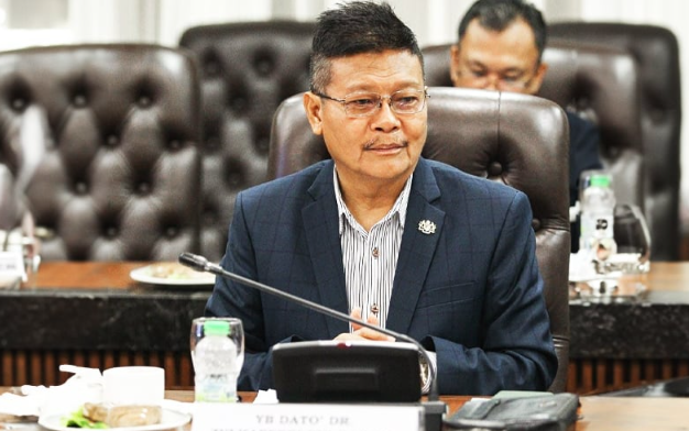 Tanjong Karang MP Joins Growing List of Bersatu Representatives ...