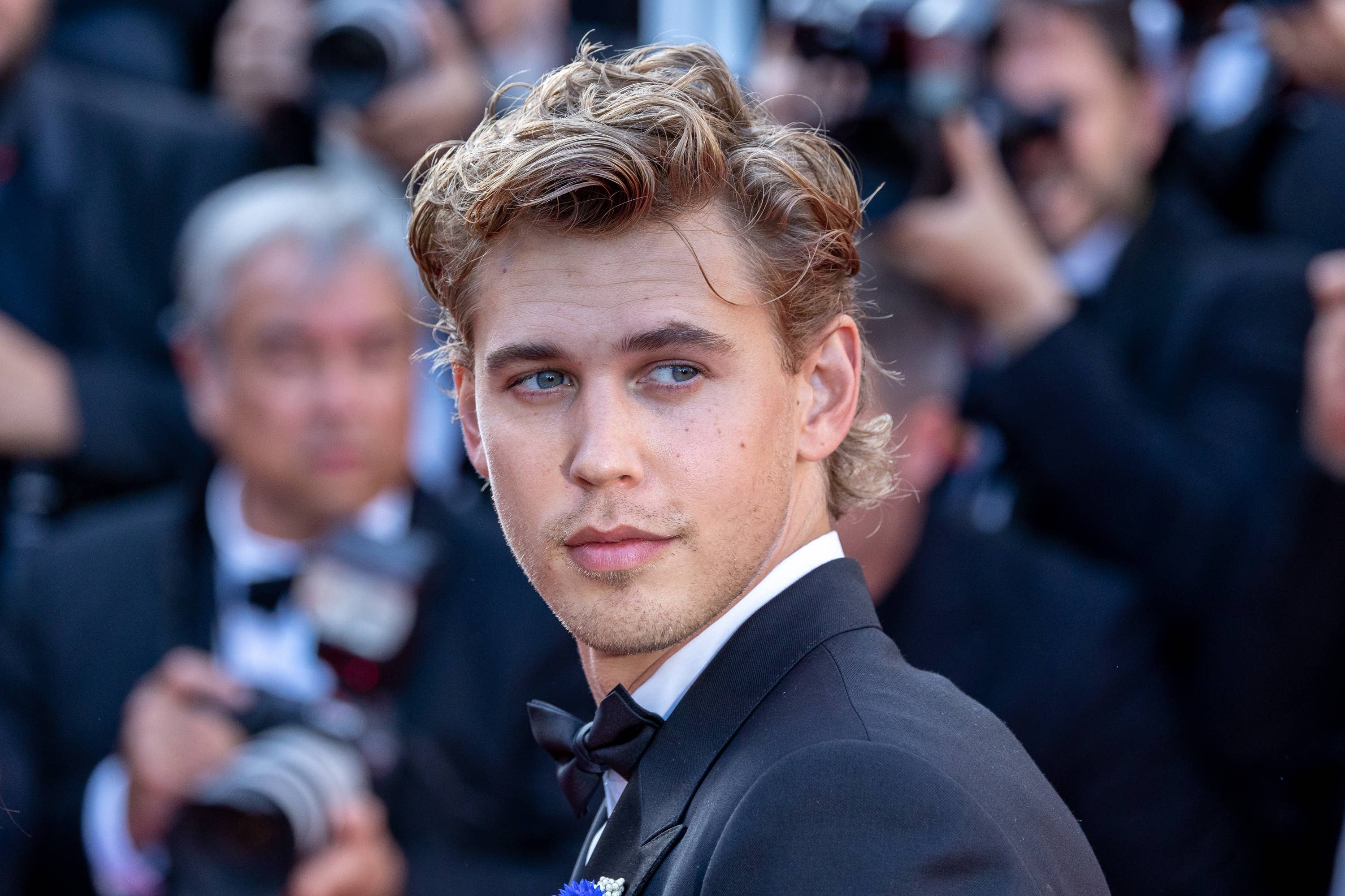 Austin Butler Just Opened Up About Being His Mom’s Primary Caregiver ...