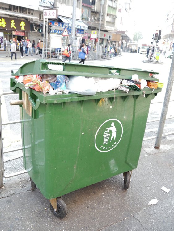 为了安全起见 妻将13万现金放垃圾桶 结果丈夫去倒垃圾！ | Nestia