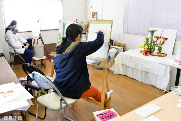 学生惊见美术课作品被拿去卖，竟是老师无本爽赚 | Nestia