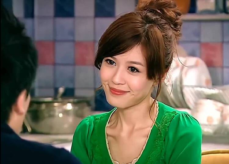 38岁李金铭近照曝光 笑容甜蜜温柔依旧“美嘉” | Nestia