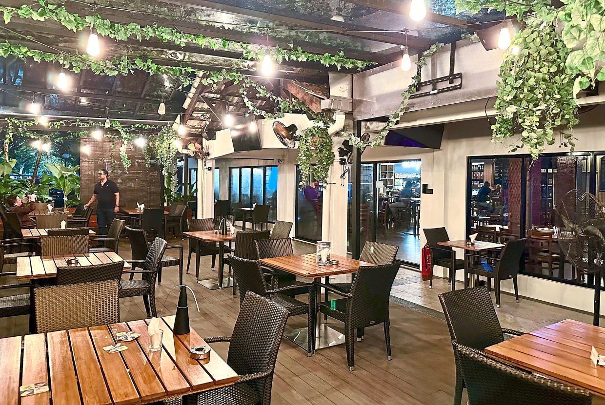 Game changer for PJ rugby club’s dining annexe | Nestia