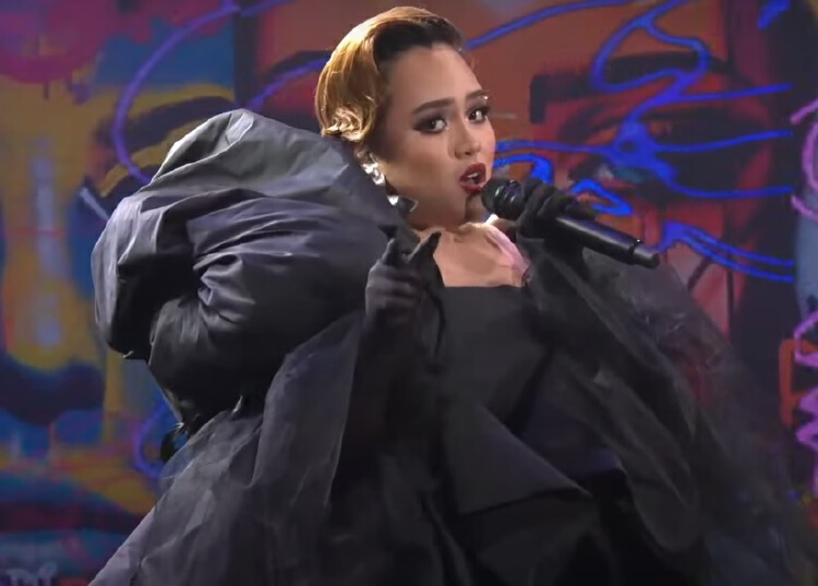 Sarawakian singer Roxy Ixzy crowned Bintang RTM 2024 champion | Nestia