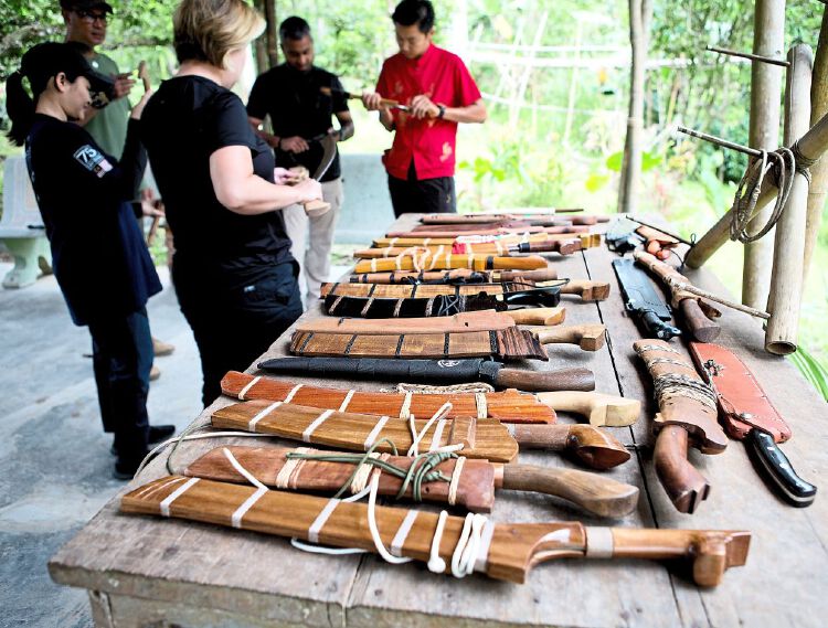 A parang is all you need to survive in the jungles of Malaysia | Nestia