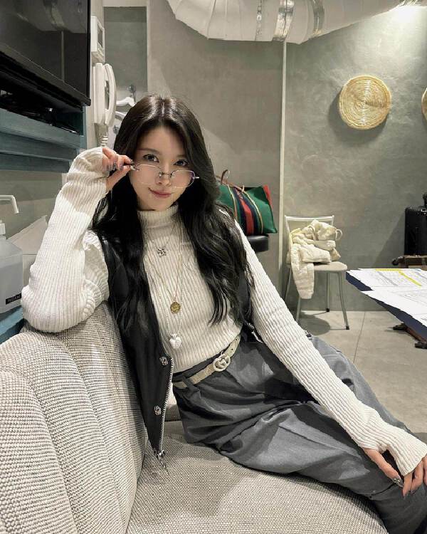 比素海霖有名！首位港产AV女优「相泽南引退后现况曝光」！性感指数爆表，男粉暴动了！ | Nestia