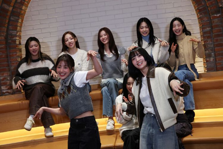 K-pop girl group Twice aims for top of the Billboard chart | Nestia