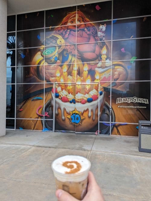 暴雪总部庆祝《炉石传说》十周年！活动现场晒照 | Nestia