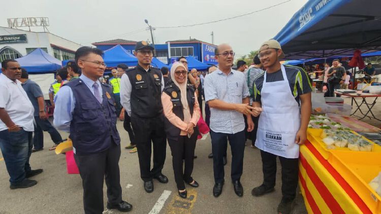 Melaka Health Department probing allegation of fly eggs in beef soup | Nestia