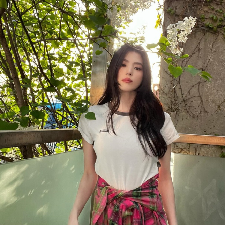 甩小三风波喜接代言 韩韶禧竟晒对手产品照 | Nestia