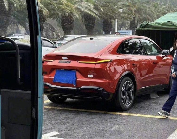 对标特斯拉Model Y！蔚来子品牌乐道L60换电被曝光外观 | Nestia