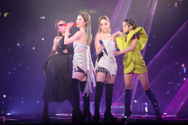 阿Sa蔡卓妍童年惨遭杯葛！同游海洋公园被丢低 一举动被晒到烧焦 | Nestia