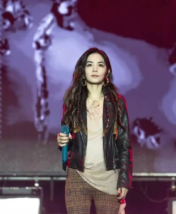 Ella陈嘉桦被地震震醒后报平安：保佑不要再有灾情 | Nestia