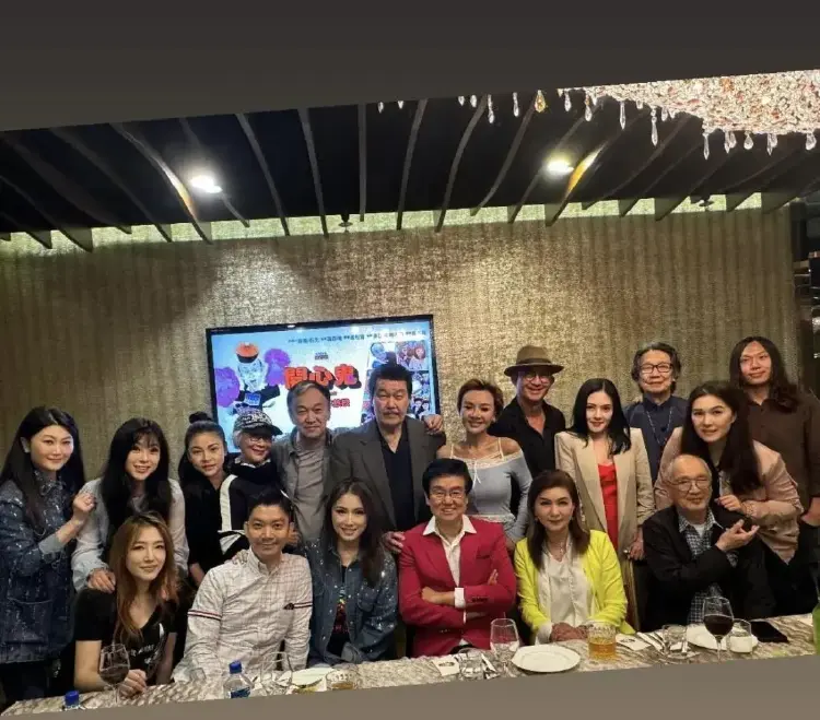 《开心鬼》主创40年后重聚：有人瘦成“纸片人”，有人整成蛇精脸 | Nestia