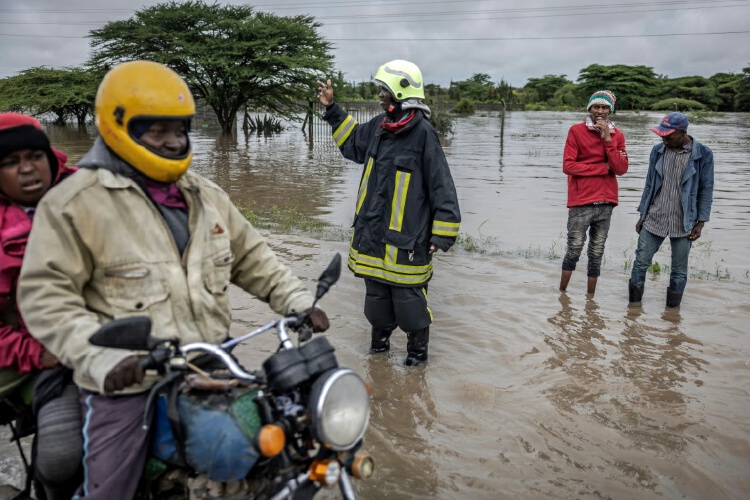 Kenya floods death toll tops 200 as cyclone approaches | Nestia