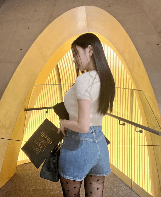 《剑星》女主体模扫描现场视频：身材苗条吸睛 | Nestia