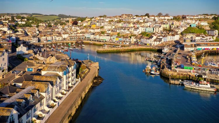 Major health update as hundreds fall ill with sudden sickness in UK ...