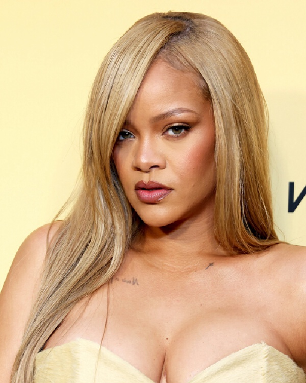 Rihanna Wore A Gold Bikini In Her New Fenty Skin Ad | Nestia