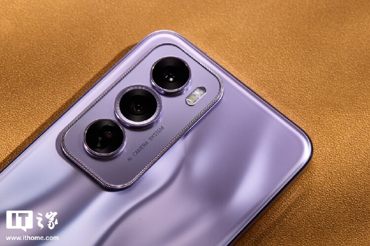 超美小直屏设计！OPPO Reno12 Pro「银幻紫」图赏 | Nestia