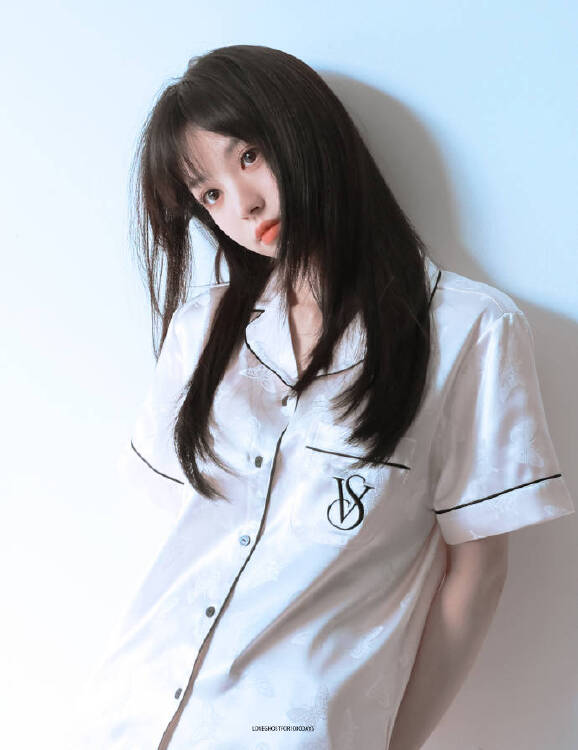 田曦薇夏日清凉感大片曝光 大秀腹肌清纯甜美 | Nestia