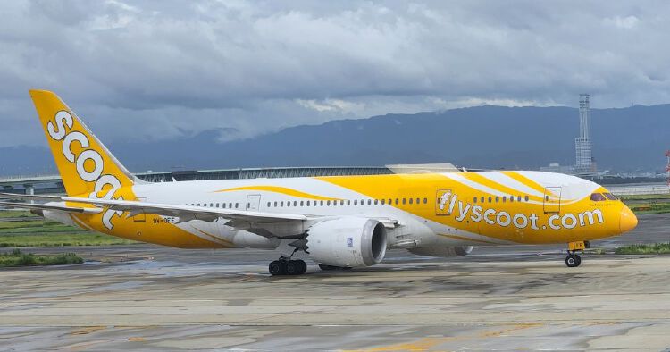 OMG! Scoot flight sent out mayday call when plane started emitting ...
