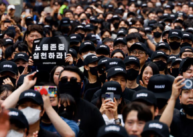 Samsung Electronics union in South Korea stages first walkout | Nestia