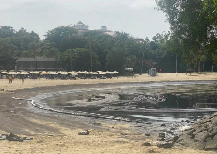 Sentosa beaches closed due to oil spill from Pasir Panjang Terminal ...