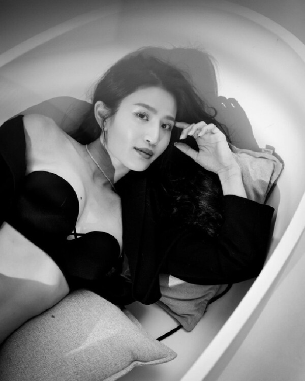 前TVB女星穿T-back晒浑圆蜜桃臀 浴室内拍诱惑火辣照展索爆人妻魅力 | Nestia