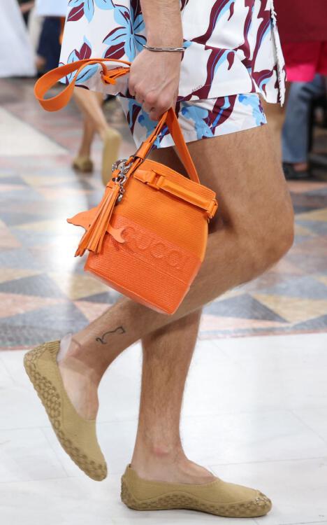 Gucci’s show taps into the trend of ‘sexy but nerdy’ short shorts for men | Nestia