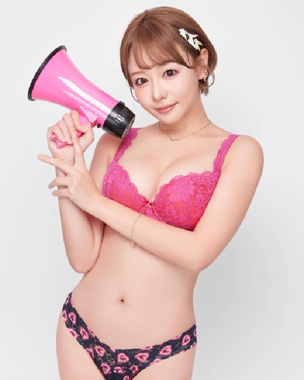 AV女优来港惊爆「中毒」！突痉挛全身瘫痪紧急入院 躺病床爆喊短片曝光 | Nestia