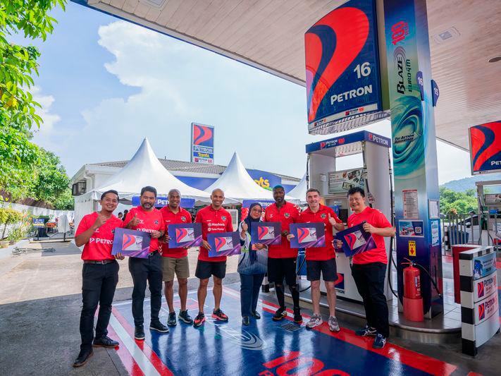 Petron Malaysia rewards “Battle of the Reds’ customers with tickets ...