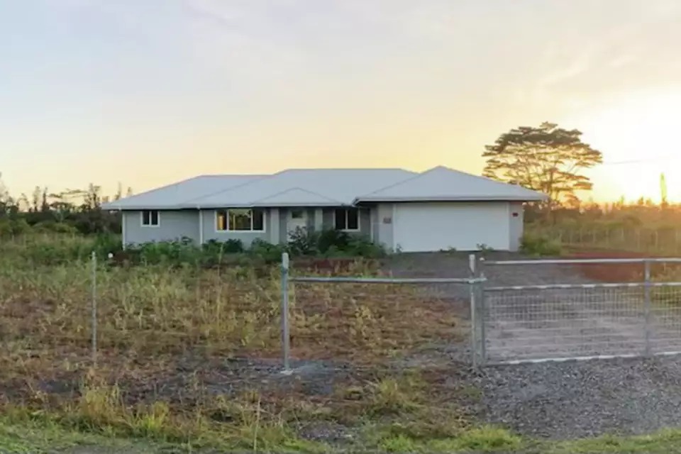 $500K Hawaii home built on wrong lot to be torn down after squatters ...