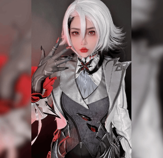 越南美女COS《剑星》伊芙 肉色紧身战衣身材炸裂！ | Nestia