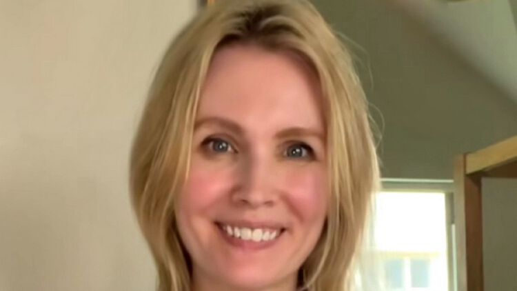 Mormon turned model flaunts body hair – but rude trolls say no one will date her | Nestia