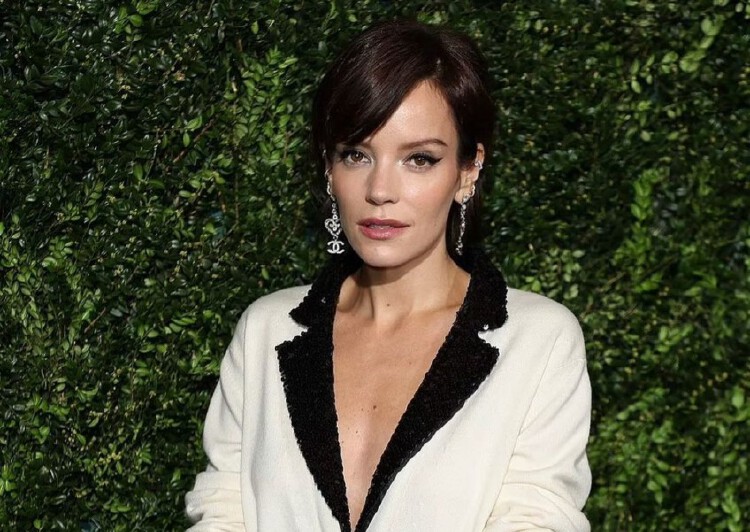 Lily Allen joins OnlyFans to post pictures of her feet | Nestia